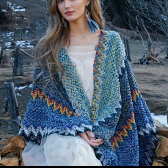 Boutique | Sweaters | New Trimmed Shawl With Tassel Warm And Decorative ...